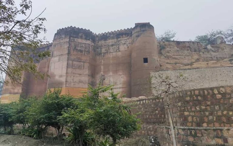 Places to Visit in Mathura - Things to Do & Sightseeing